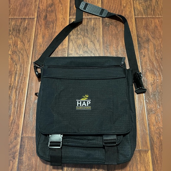 Leeds | Computers, Laptops & Parts | Leeds Hap Alaska Laptop Bag Black ...